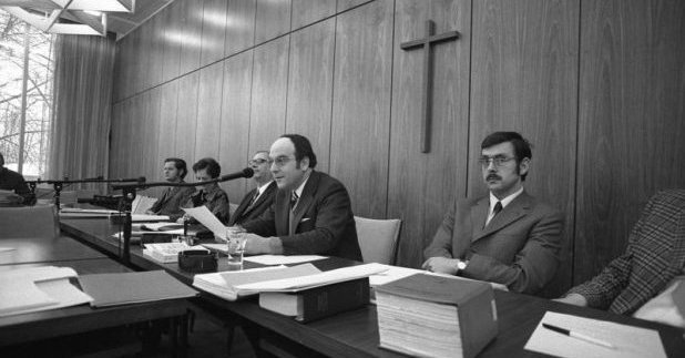 Le pouvoir constituant n'émane pas de Karlsruhe - Le Taurillon Le pouvoir constituant n'émane pas de Karlsruhe - Le Taurillon